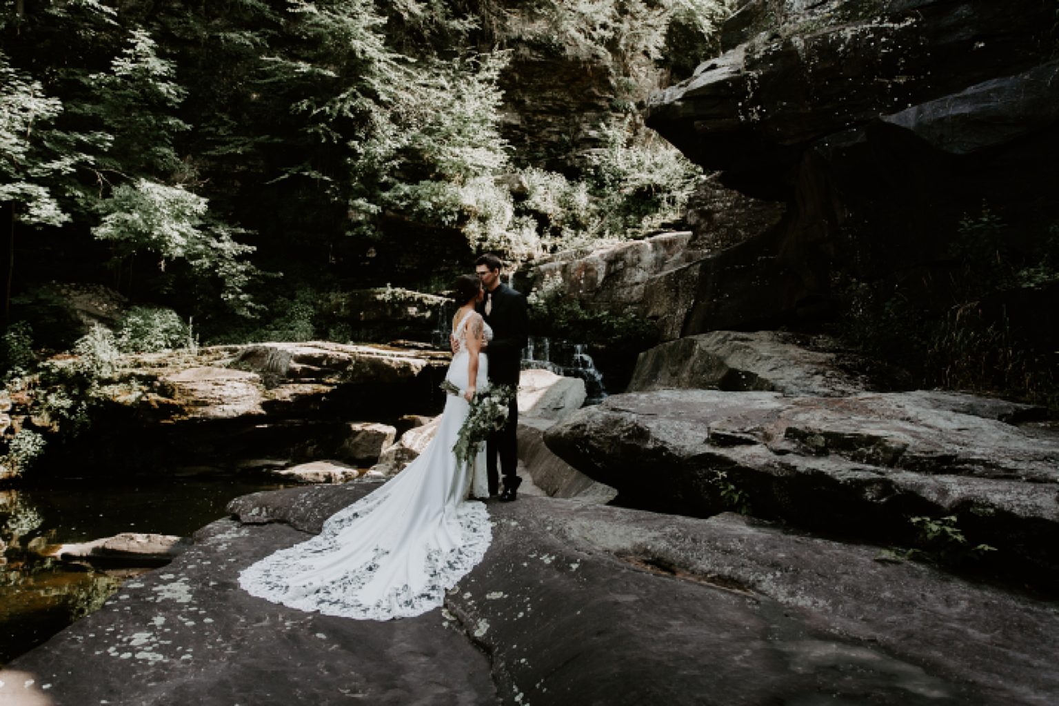 Ledges Hotel | Poconos Wedding Venue - mariahtreiberphotography.com