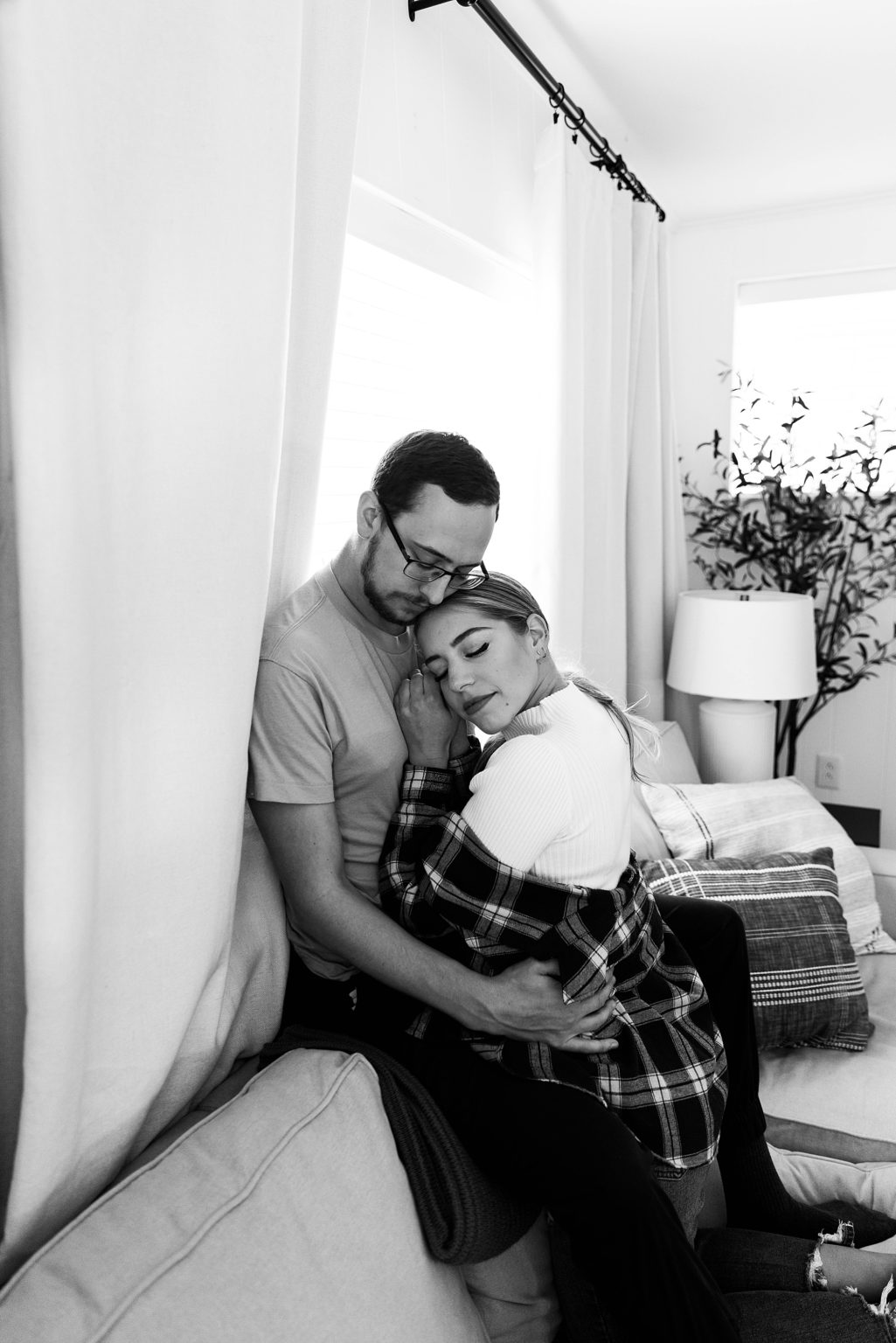 Cozy In-Home Lifestyle Photography Session | Pittsburgh Engagements